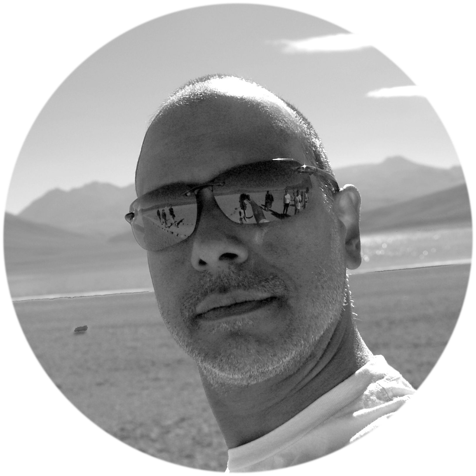 Marco Páez Osorio / Publicista - Productor Gráfico